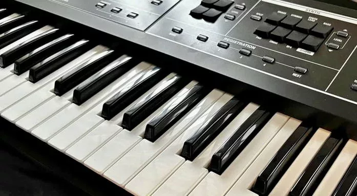 Roland VR-09 Full Review: The Best Roland Keyboard? - Between The Keys